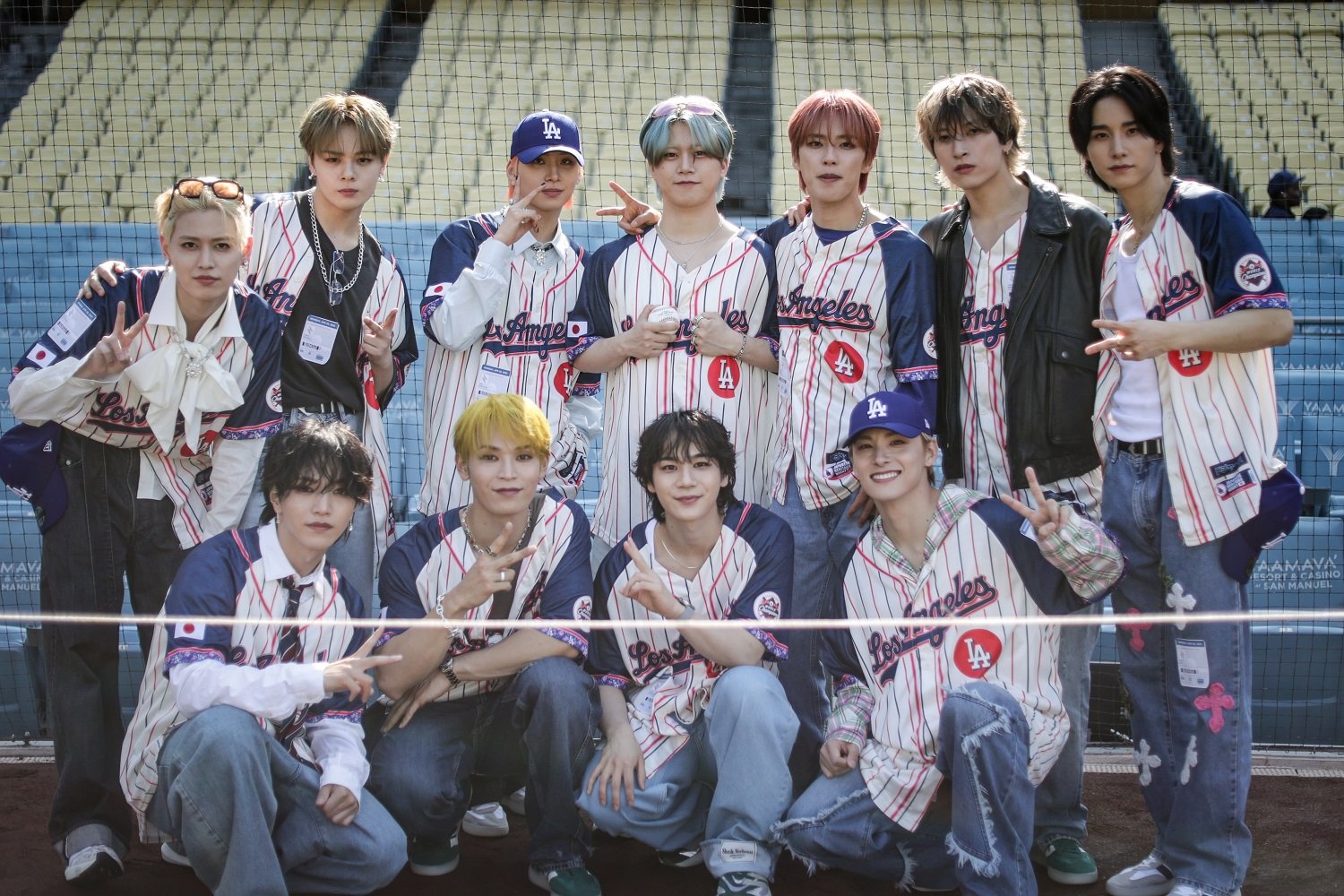 JO1がMLB「ドジャース vs マーリンズ」の Japanese Heritage Nightで、大熱狂のパフォーマンス！試合前にはベッツ選手らと交流、大谷翔平選手と同じフィールドに立ち大 ...